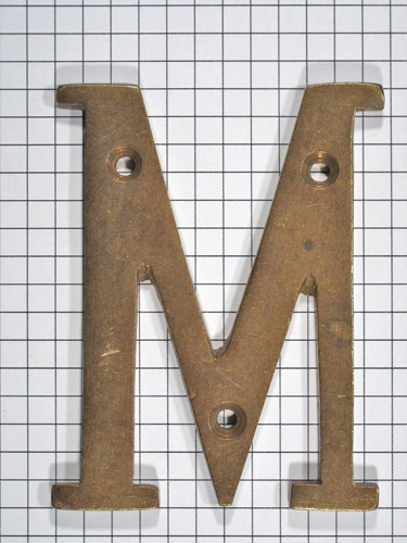 Letter groot M, brons antiek | Online Deurbeslagshop